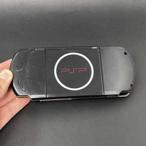 PSP 3000 (128GB) – 1050 Games | Black and Red – Samtendo